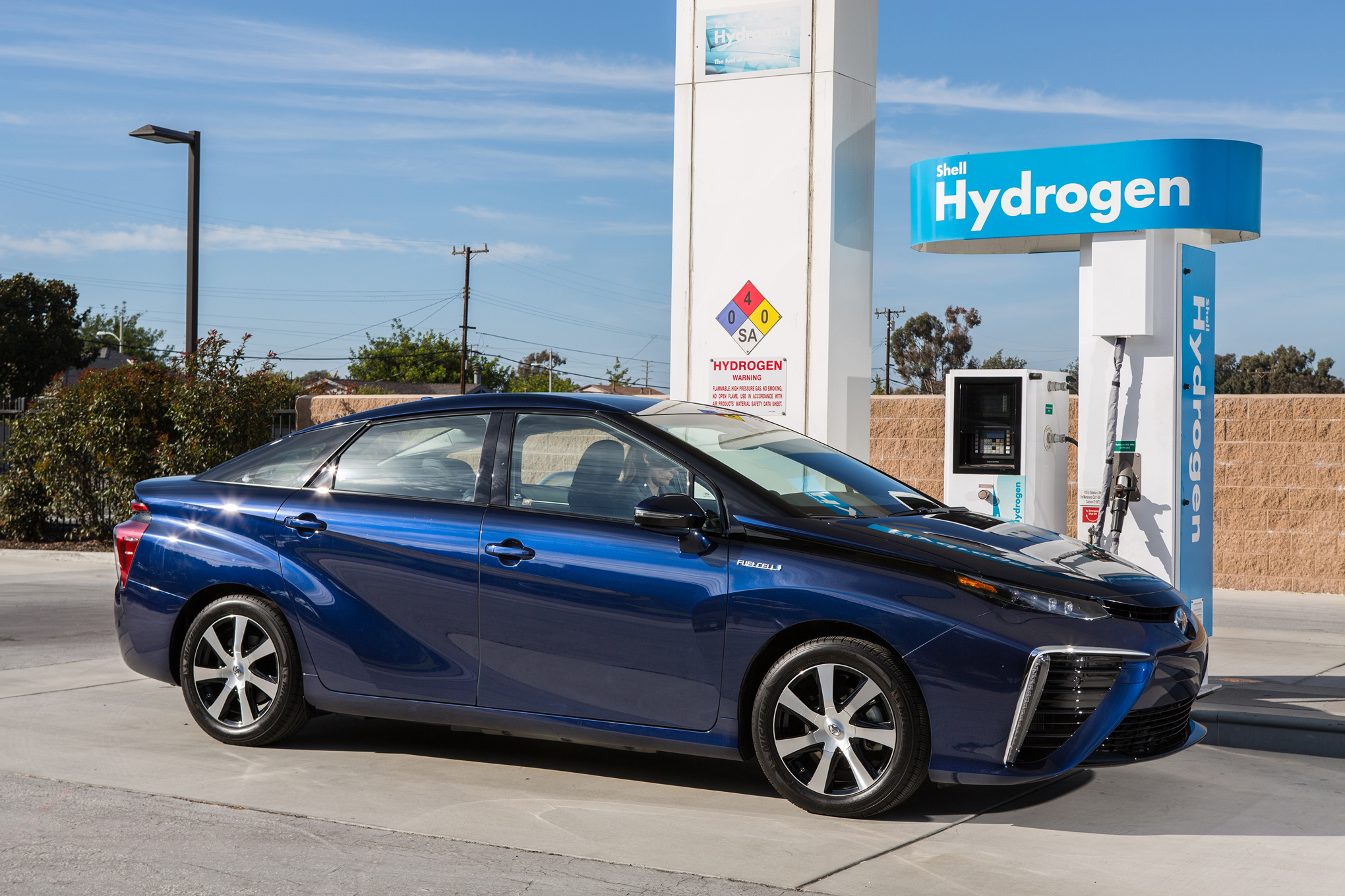 Toyota Motors: Хүний ялгадсыг түлшинд ашиглах боломжтой - UBinfo.mn